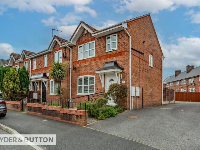 3 bedroom semi detached house for sale