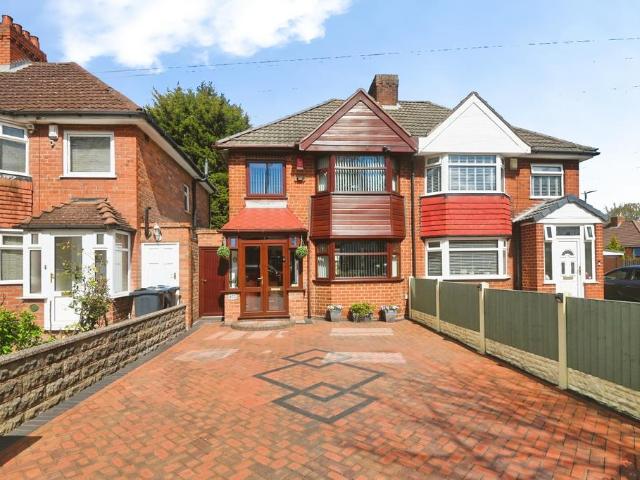 3 bedroom semi detached house for sale