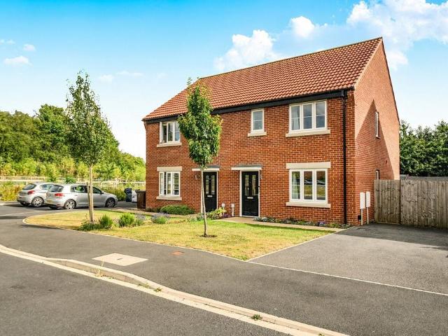 3 bedroom semi detached house for sale