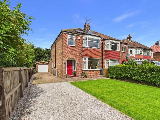 3 bedroom semi detached house for sale