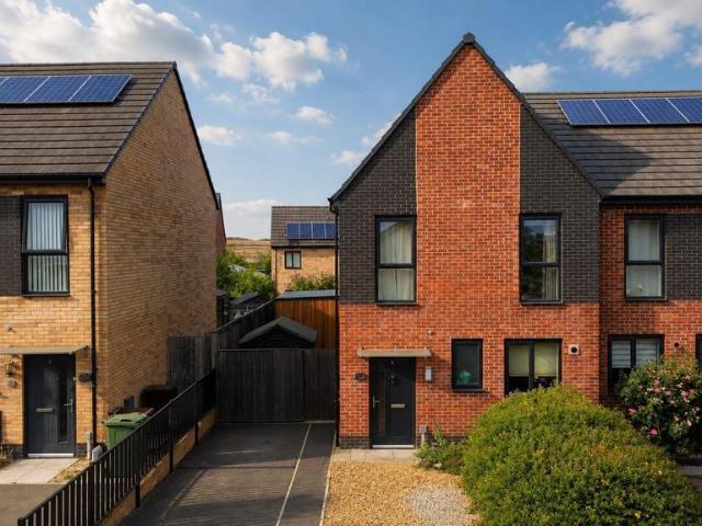 3 bedroom semi detached house for sale