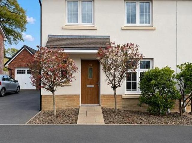 3 bedroom semi detached house for sale