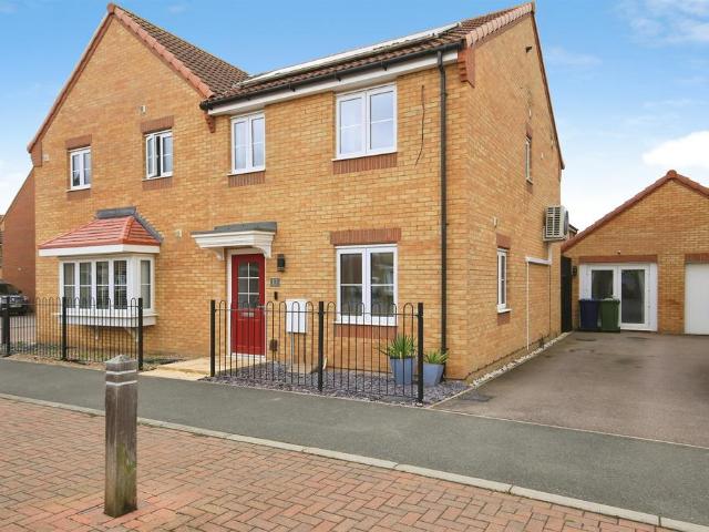 3 bedroom semi detached house for sale
