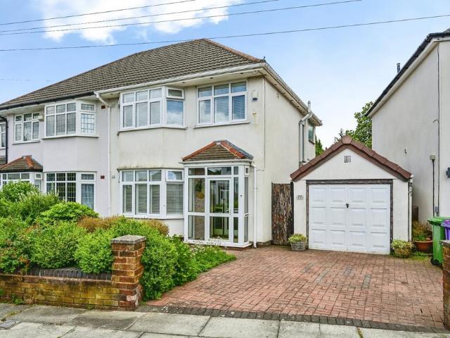 3 bedroom semi detached house for sale