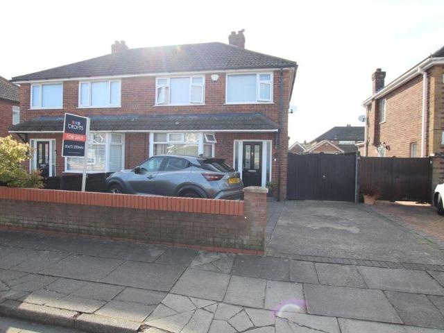 3 bedroom semi detached house for sale