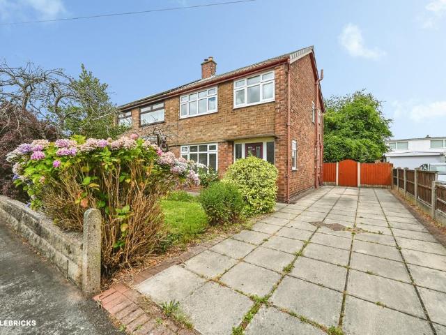3 bedroom semi detached house for sale