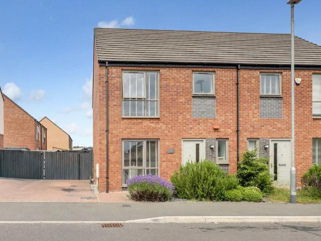 3 bedroom semi detached house for sale