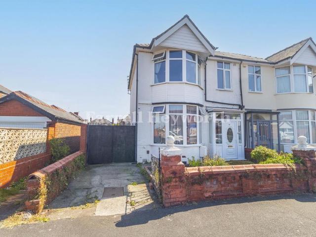 3 bedroom semi detached house for sale