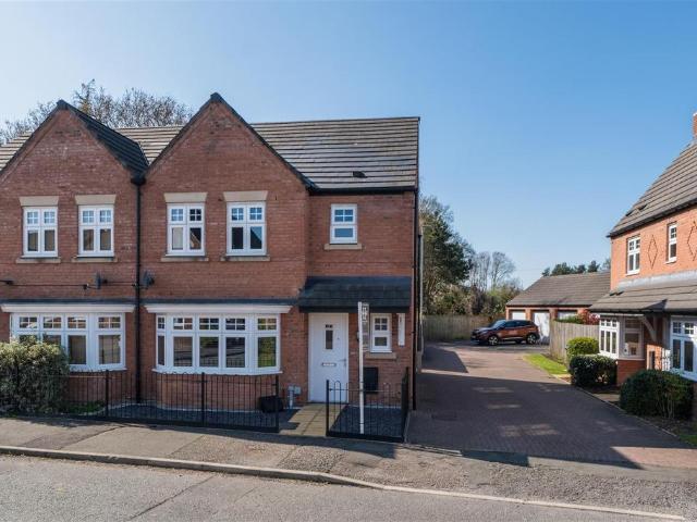 3 bedroom semi detached house for sale