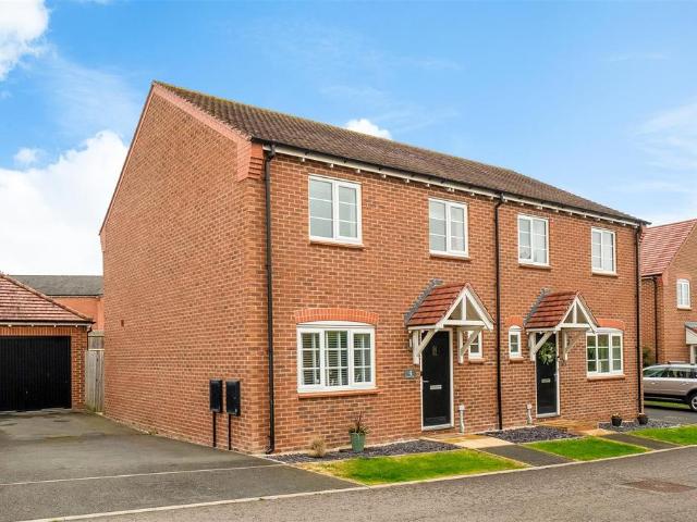 3 bedroom semi detached house for sale