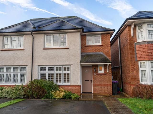 3 bedroom semi detached house for sale