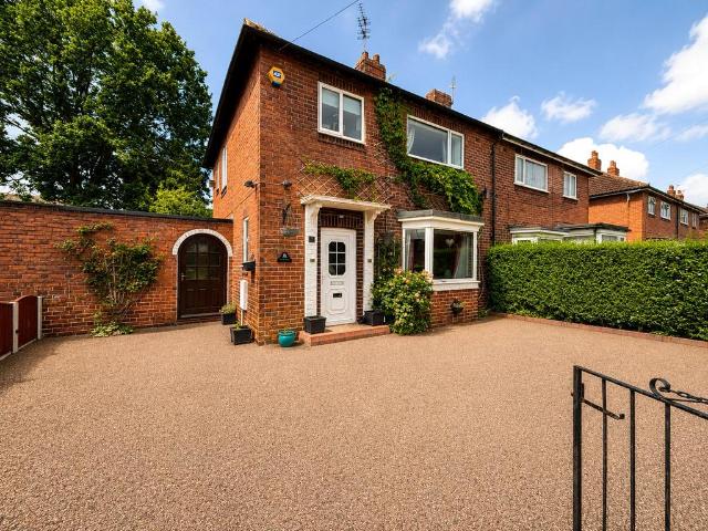 3 bedroom semi detached house for sale