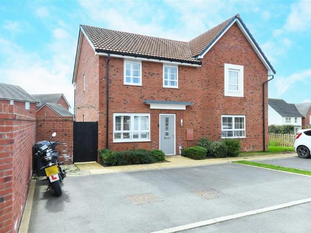 3 bedroom semi detached house for sale