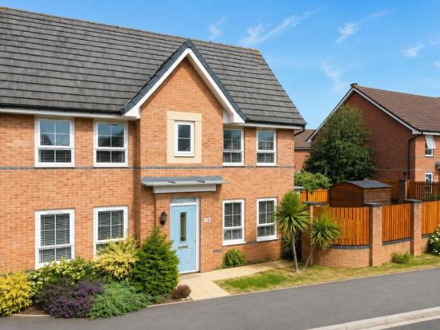 3 bedroom semi detached house for sale
