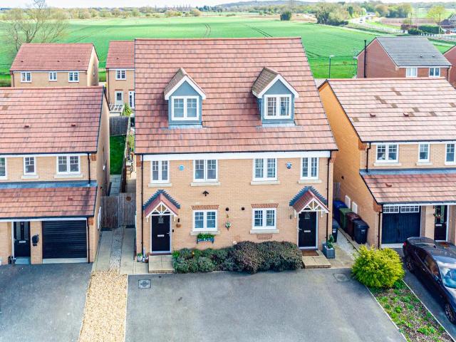 3 bedroom semi detached house for sale