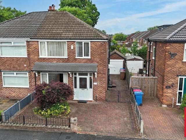 3 bedroom semi detached house for sale