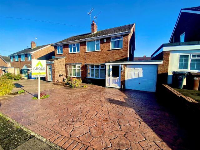 3 bedroom semi detached house for sale
