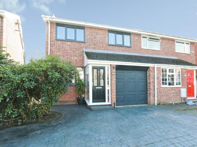 3 bedroom semi detached house for sale