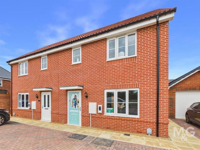 3 bedroom semi detached house for sale