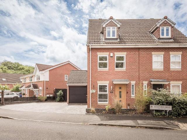 3 bedroom semi detached house for sale