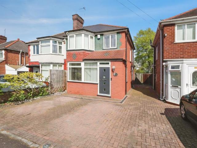 3 bedroom semi detached house for sale