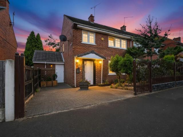 3 bedroom semi detached house for sale