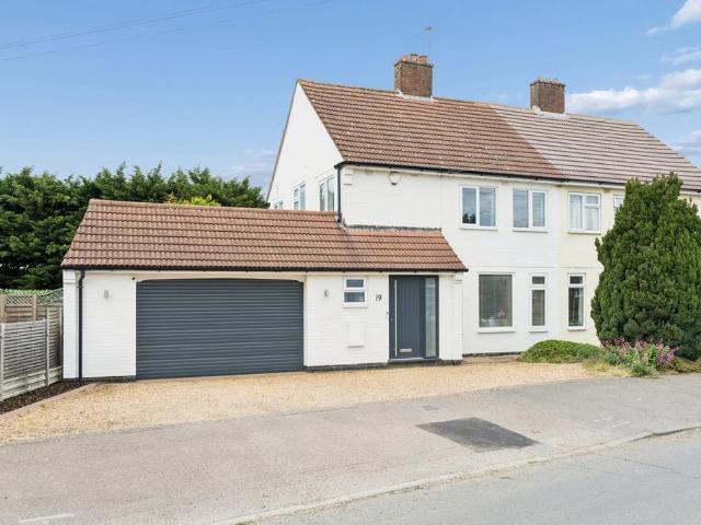 3 bedroom semi detached house for sale