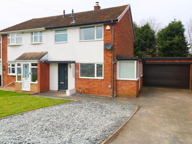 3 bedroom semi detached house for sale