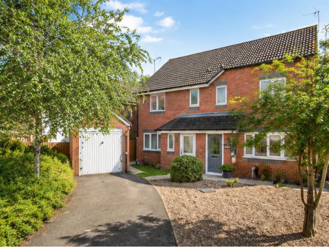 3 bedroom semi detached house for sale