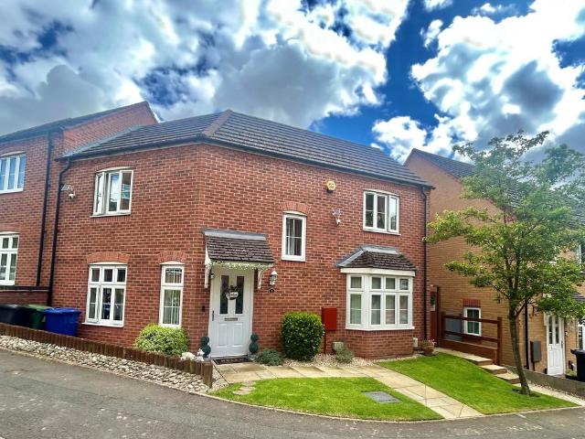 3 bedroom semi detached house for sale