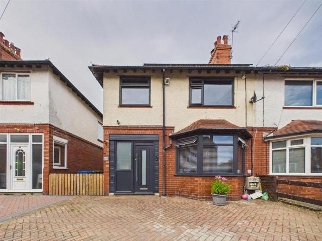 3 bedroom semi detached house for sale