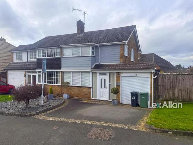 3 bedroom semi detached house for sale