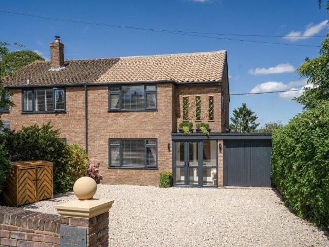 3 bedroom semi detached house for sale