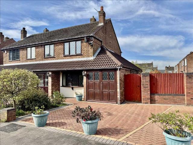 3 bedroom semi detached house for sale