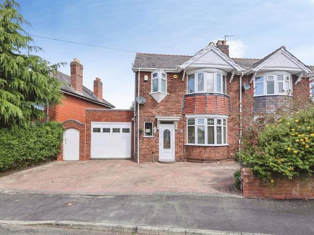 3 bedroom semi detached house for sale