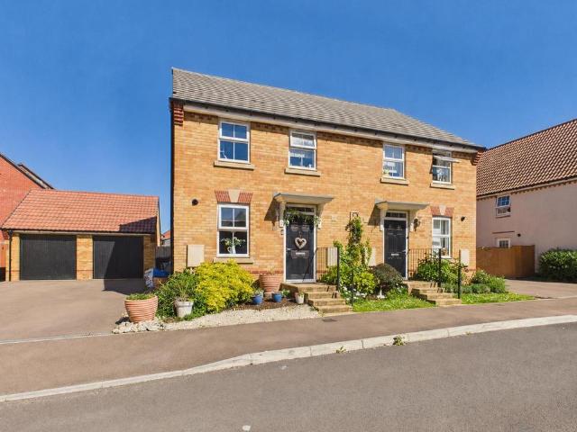 3 bedroom semi detached house for sale