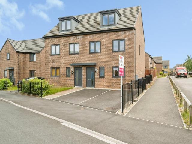 3 bedroom semi detached house for sale