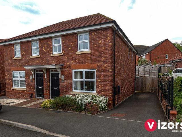3 bedroom semi detached house for sale
