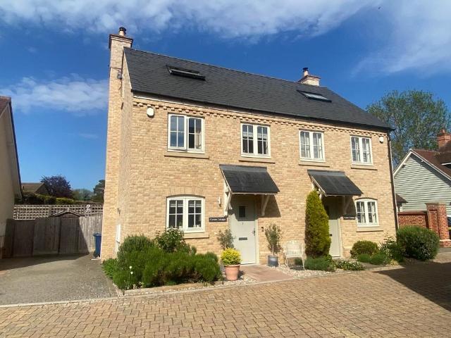 3 bedroom semi detached house for sale