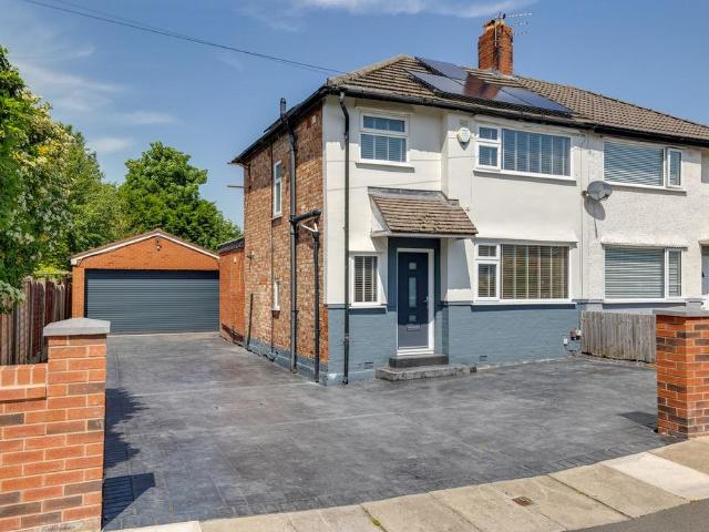 3 bedroom semi detached house for sale