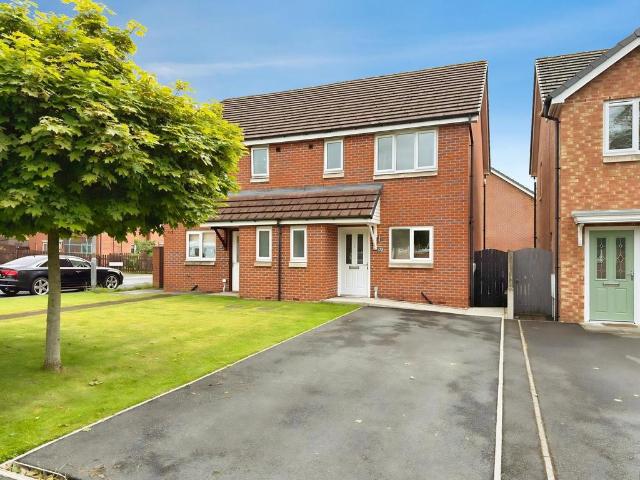 3 bedroom semi detached house for sale