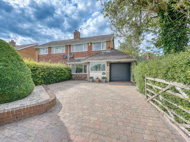 3 bedroom semi detached house for sale