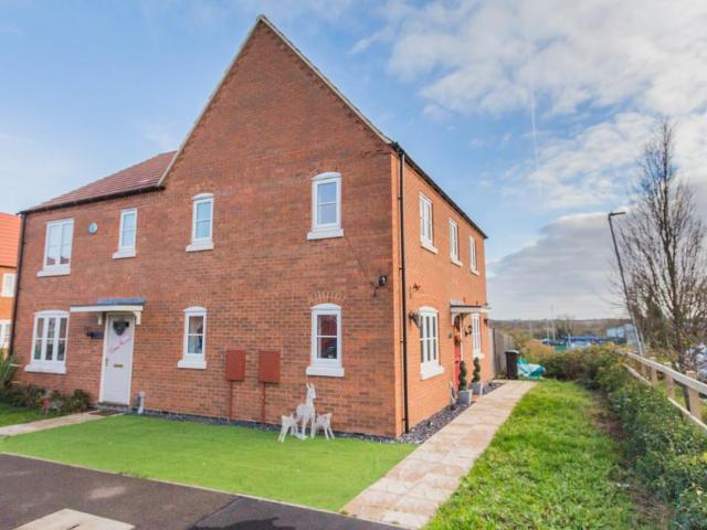 3 bedroom semi detached house for sale