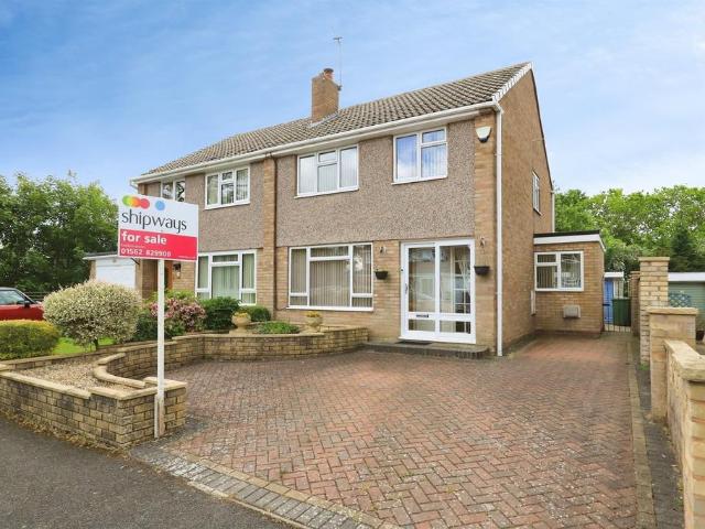3 bedroom semi detached house for sale