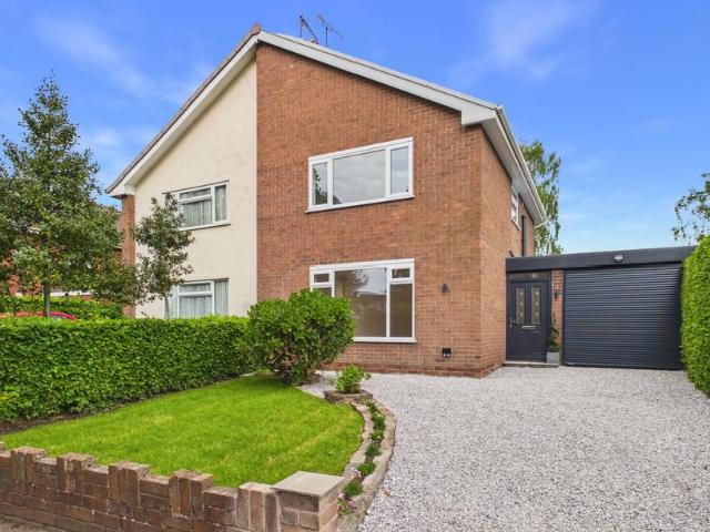 3 bedroom semi detached house for sale