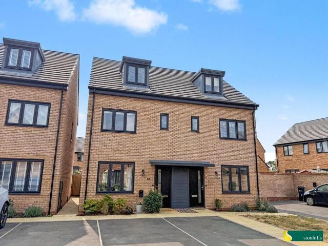 3 bedroom semi detached house for sale