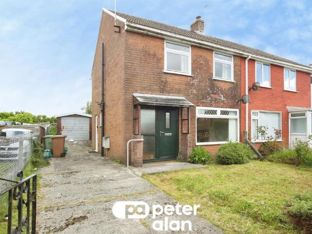 3 bedroom semi detached house for sale