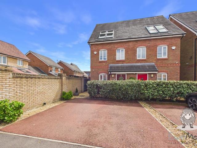 3 bedroom semi detached house for sale