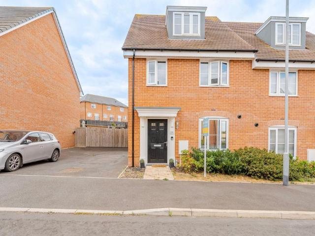 3 bedroom semi detached house for sale