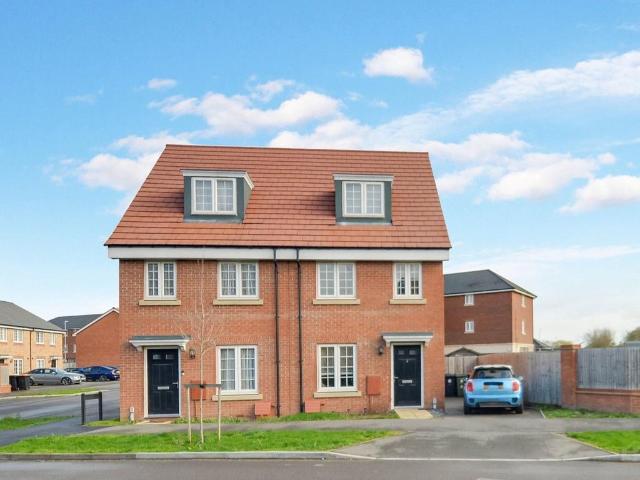 3 bedroom semi detached house for sale